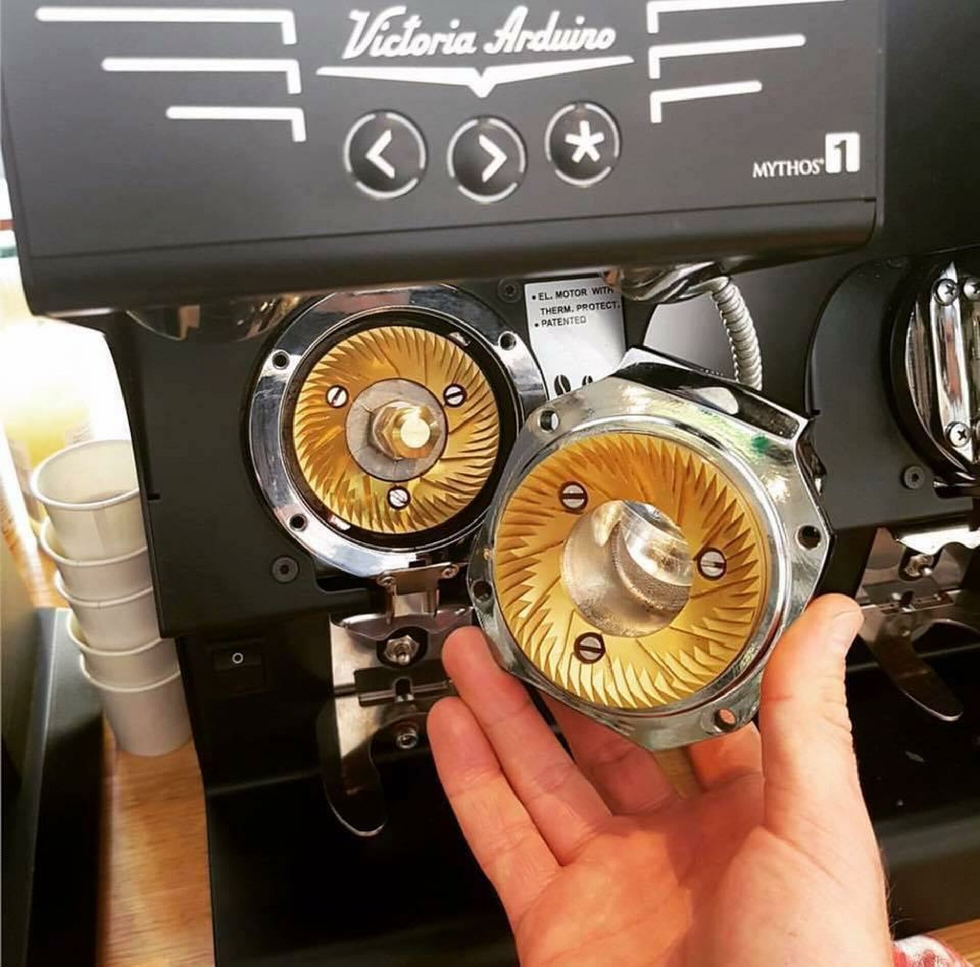 The Nuova Simonelli Mythos One grinder review | Home Barista